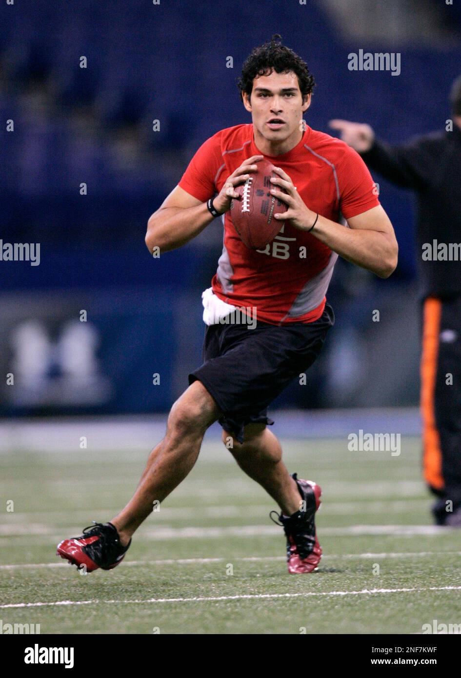 University of Southern California quarterback Mark Sanchez runs a ...