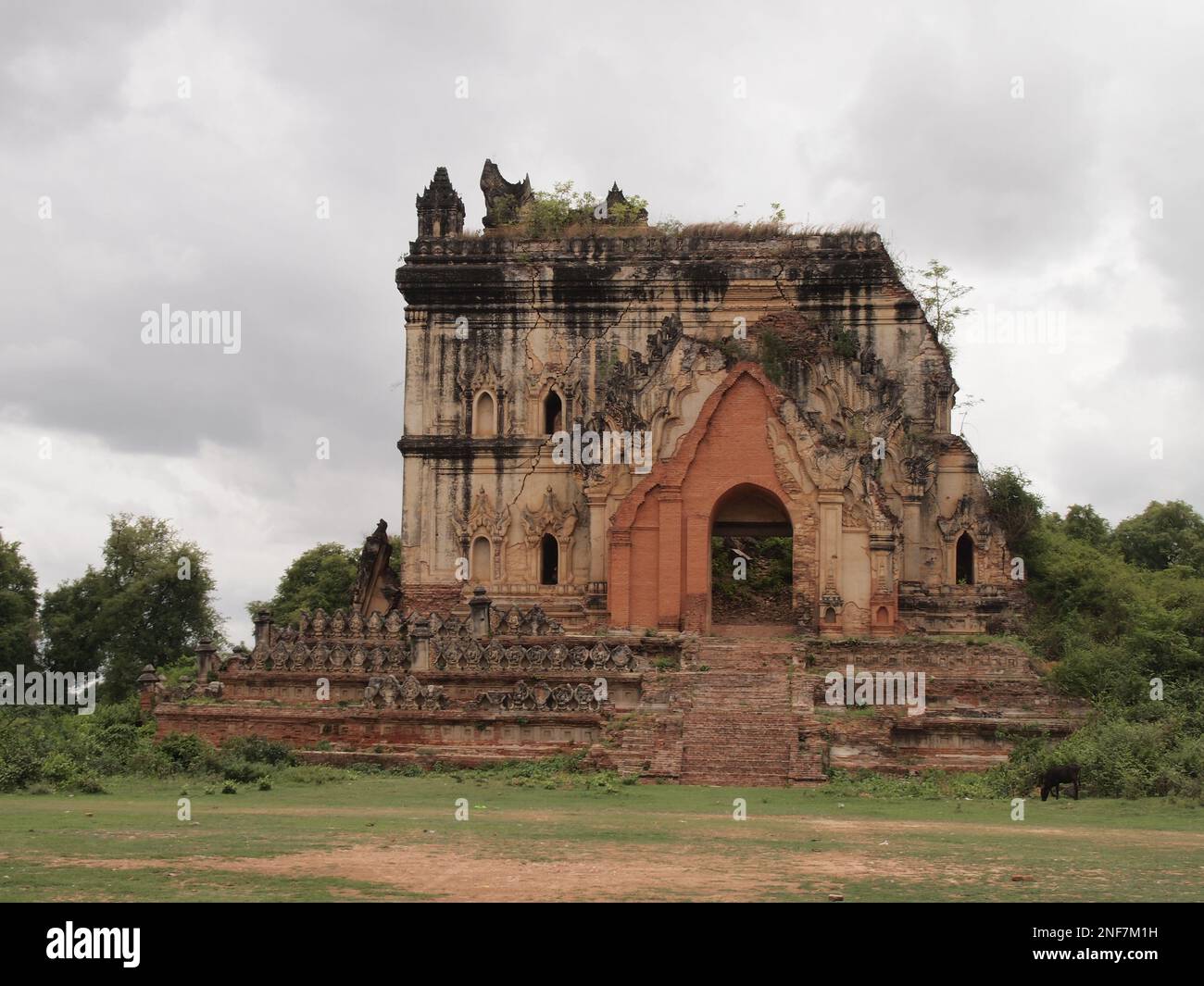 Lay Htat Gyi Temple near Inwa, Burma (Myanmar Stock Photo - Alamy