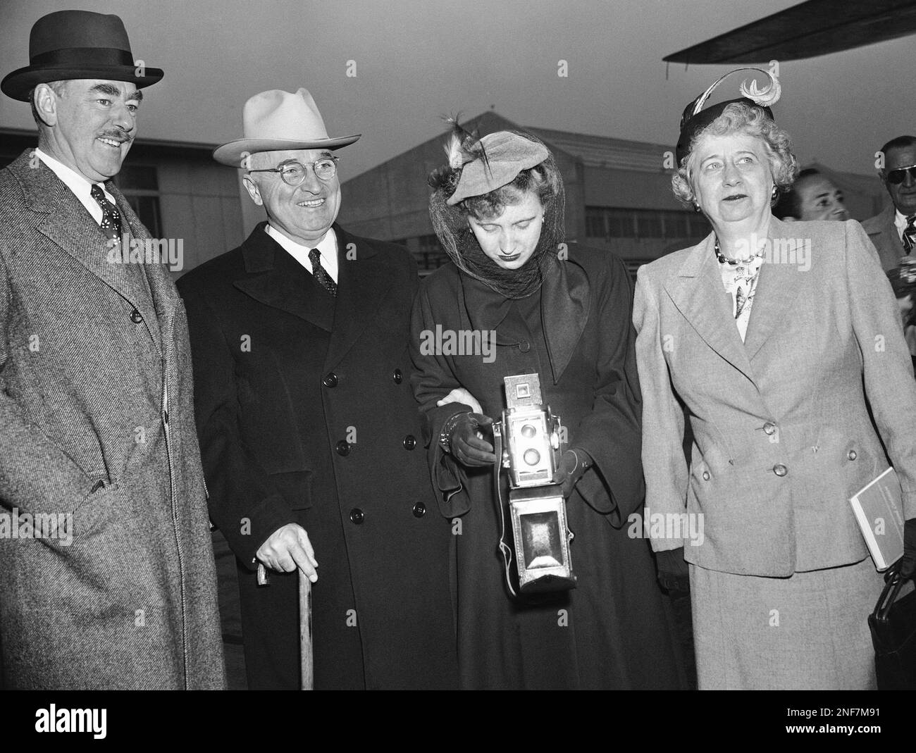 Miss Margaret Truman (center), daughter of President and Mrs. Truman ...