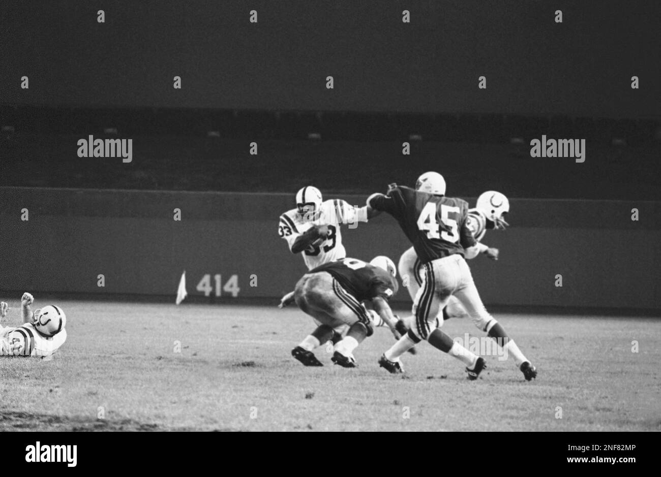 Baltimore Colt Fullback Tony Lorick (33) goes for a seven yard gain in ...