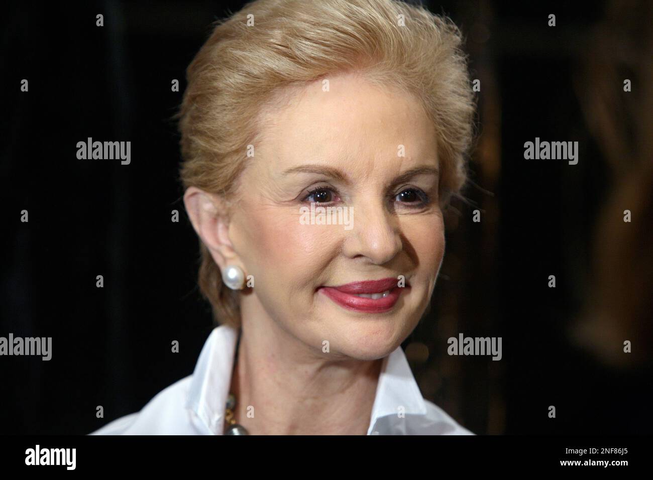 The fall 2009 collection of Carolina Herrera is modeled during Fashion ...