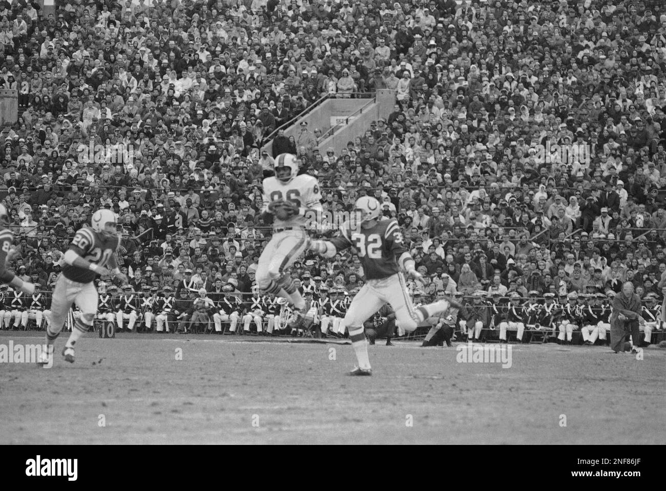 Marlin Briscoe of the Buffalo Bills snares a first-quarter pass from ...