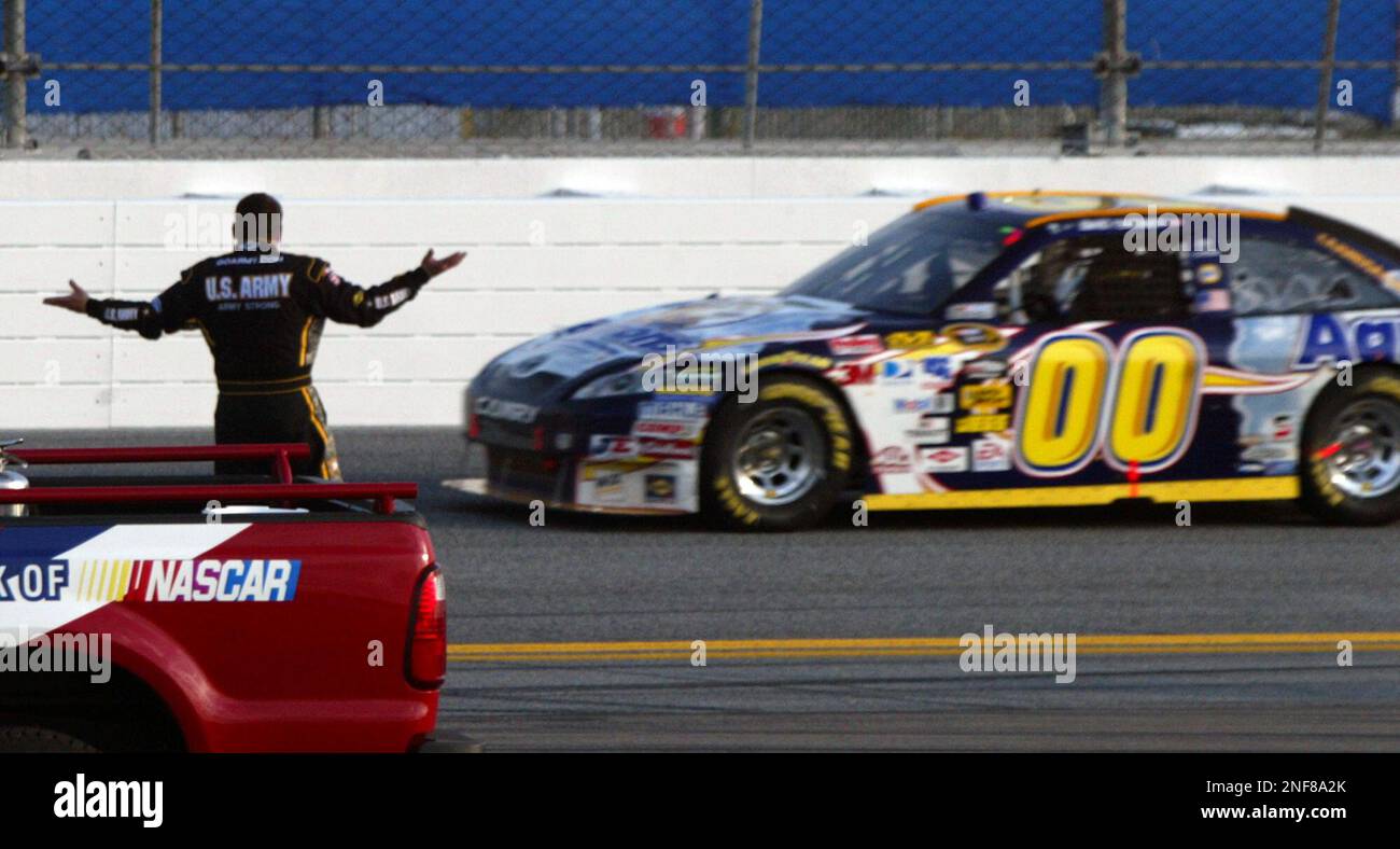 the second of two NASCAR Gatorade Duel 150 qualifying auto races at ...