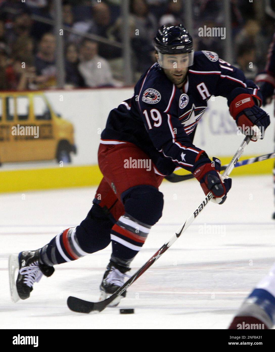 Columbus Blue Jackets' Michael Peca plays against the Colorado ...