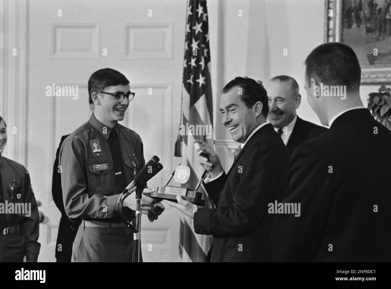 Eagle Scout Randolph Roth, 17, of Lafayette, Calif., gives President ...