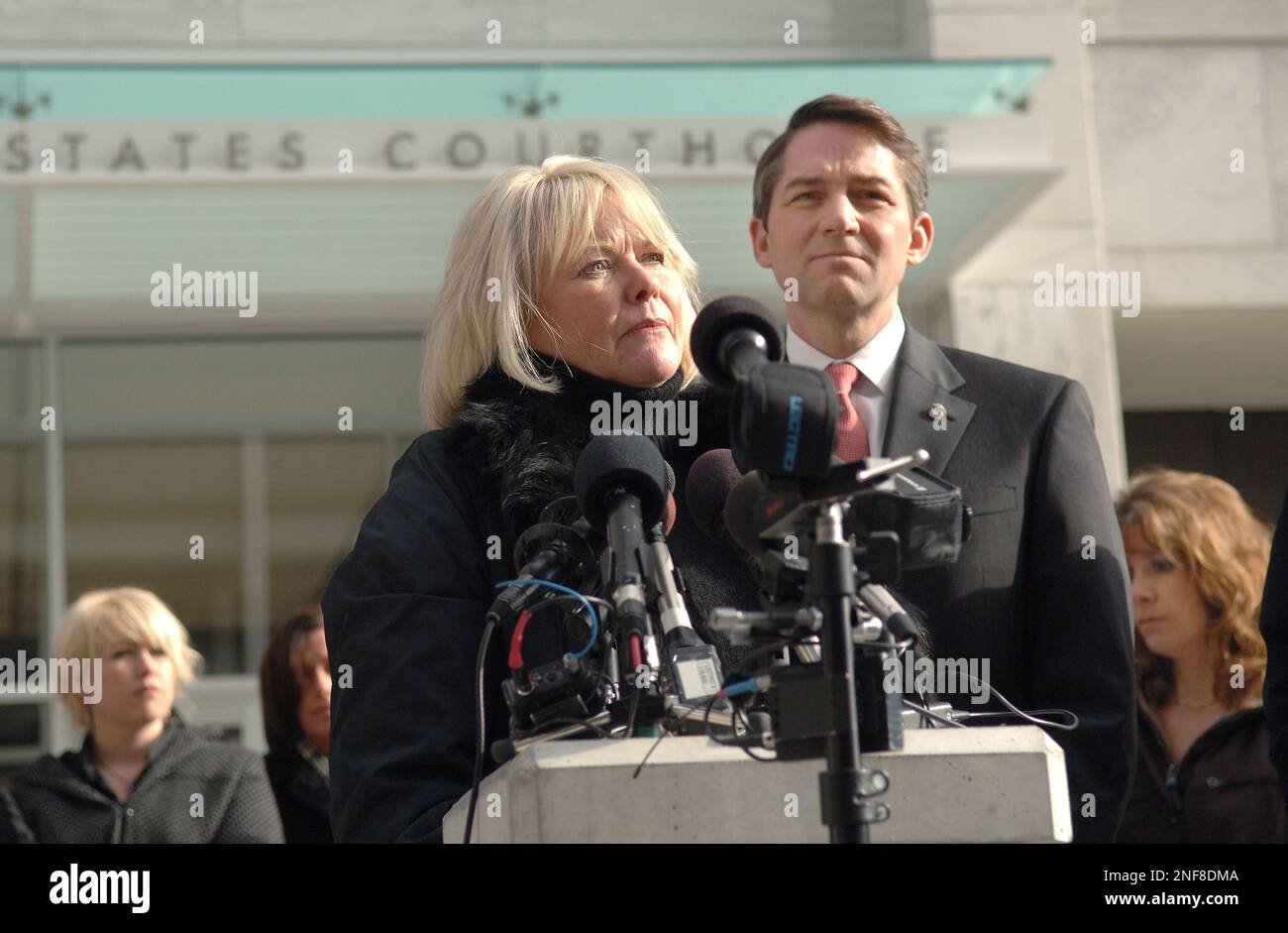 From left, Linda Walker, mother of slain student Dru Sjodin joins U.S ...