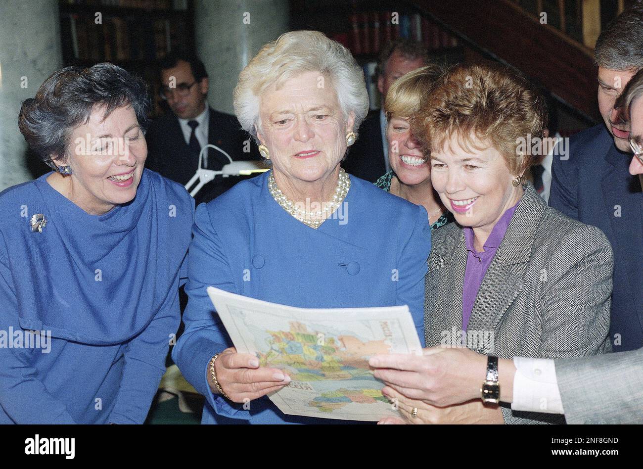 First Ladies Tellervo Koivisto, of Finland, left; Barbara Bush, of the ...