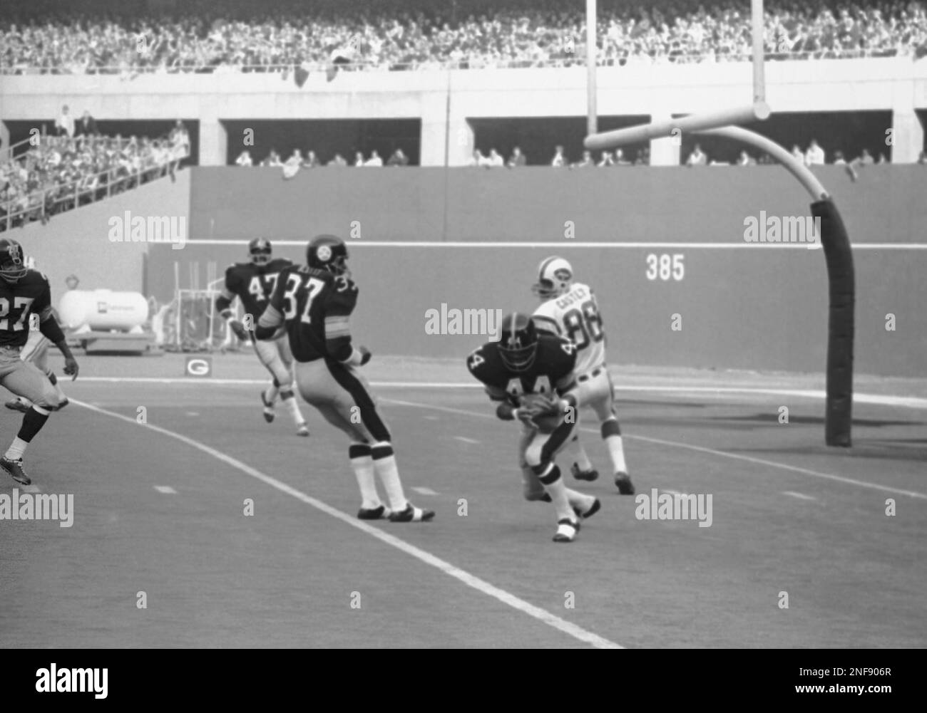 Pittsburgh Steelers cornerback Lee Calland (44) grabs ball for ...