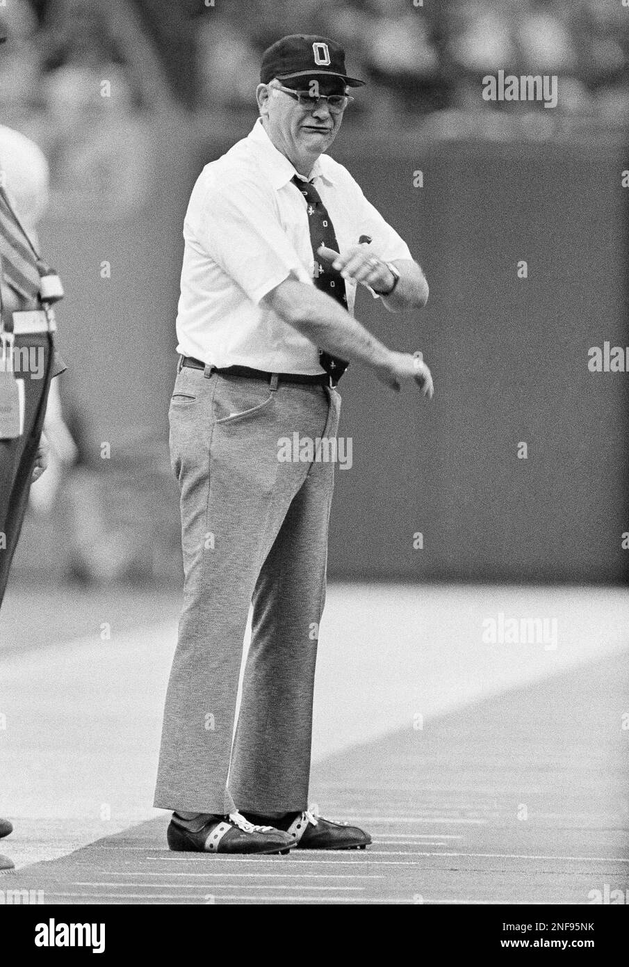 Ohio State coach Woody Hayes frowns as he watches Alabama score their ...