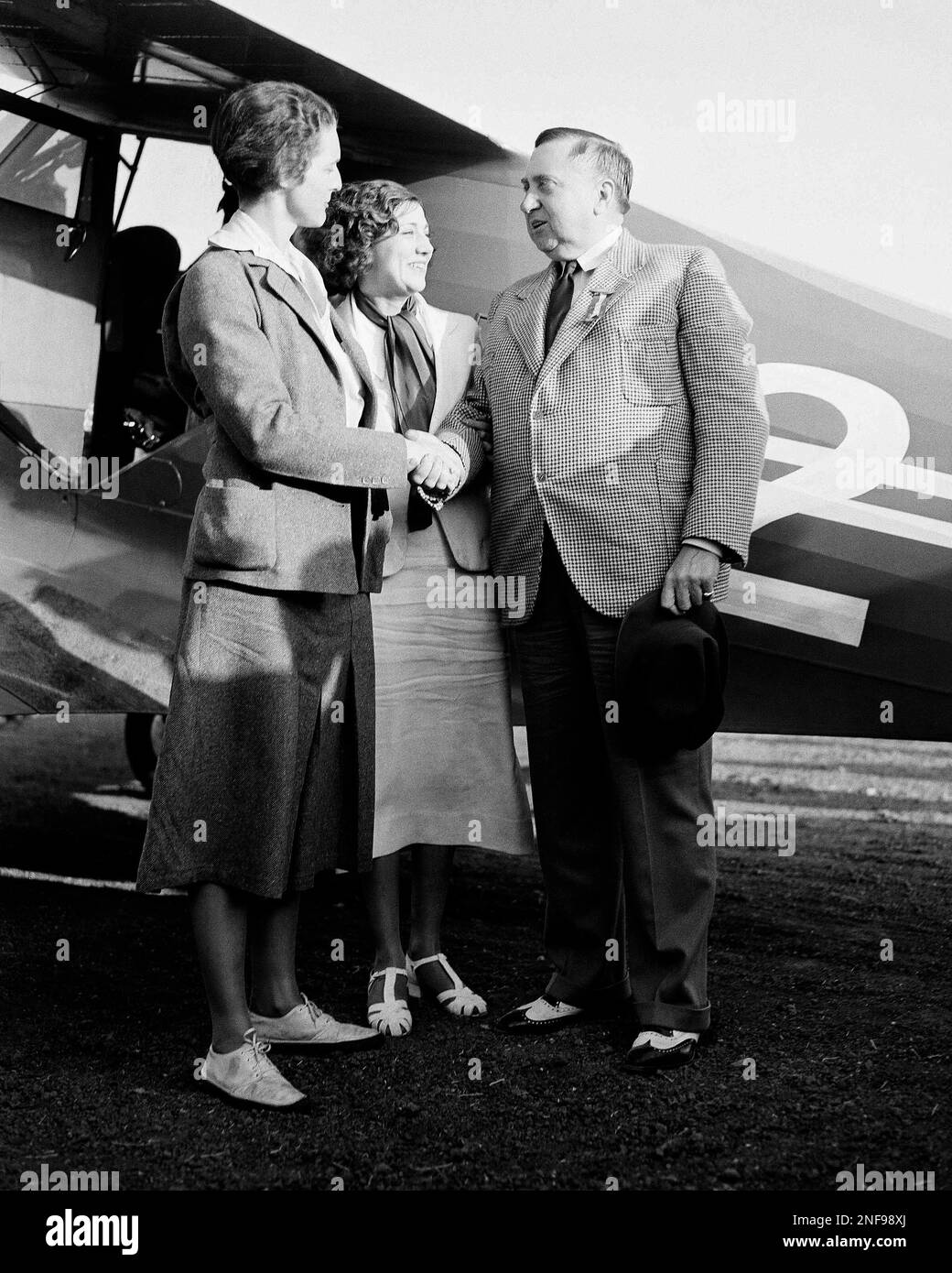 Louise McPhetridge Thaden, left, of Bentonville, Ark., won the Bendix ...