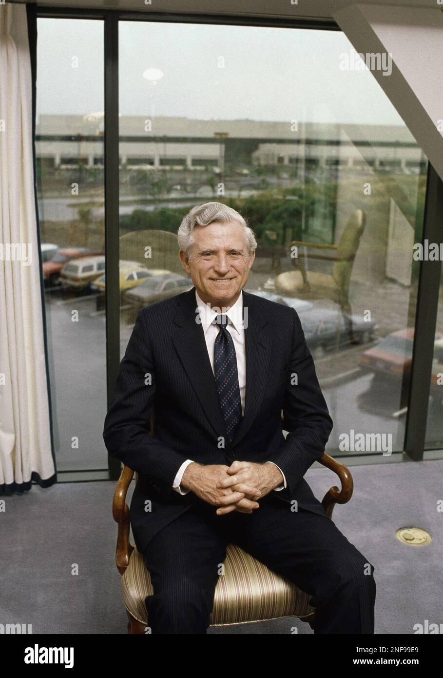 Paul Berg, Nobel Prize winner poses at Stanford University in Stanford ...
