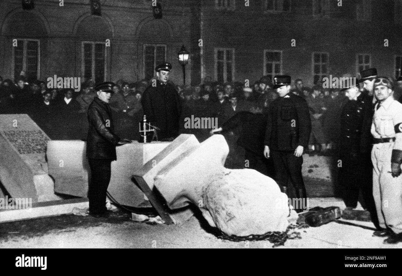 The statue of assassinated Austrian Chancellor Engelbert Dollfuss was ...