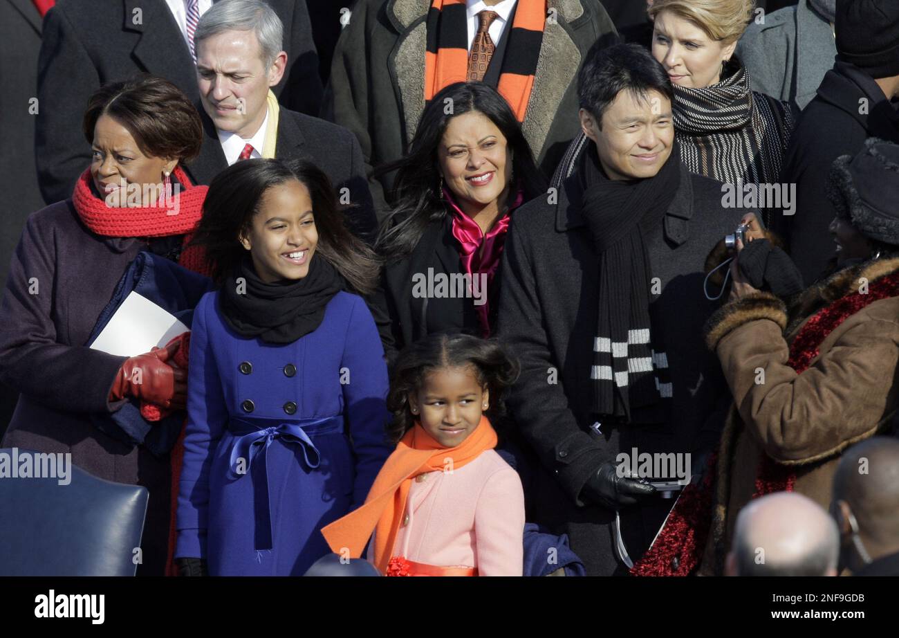 Maya Soetoro-Ng, Barack Obama's sister, right, stands with his ...