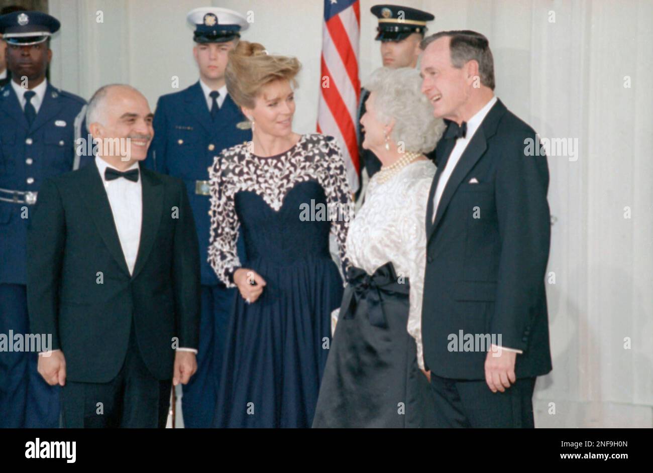 President George Bush and Jordan's King Hussein flank their wives ...