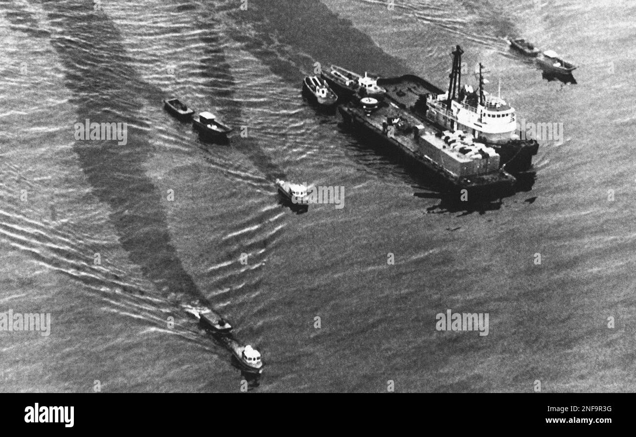 This ship's barges and tug head to the worst of oil spill in Alaska's ...