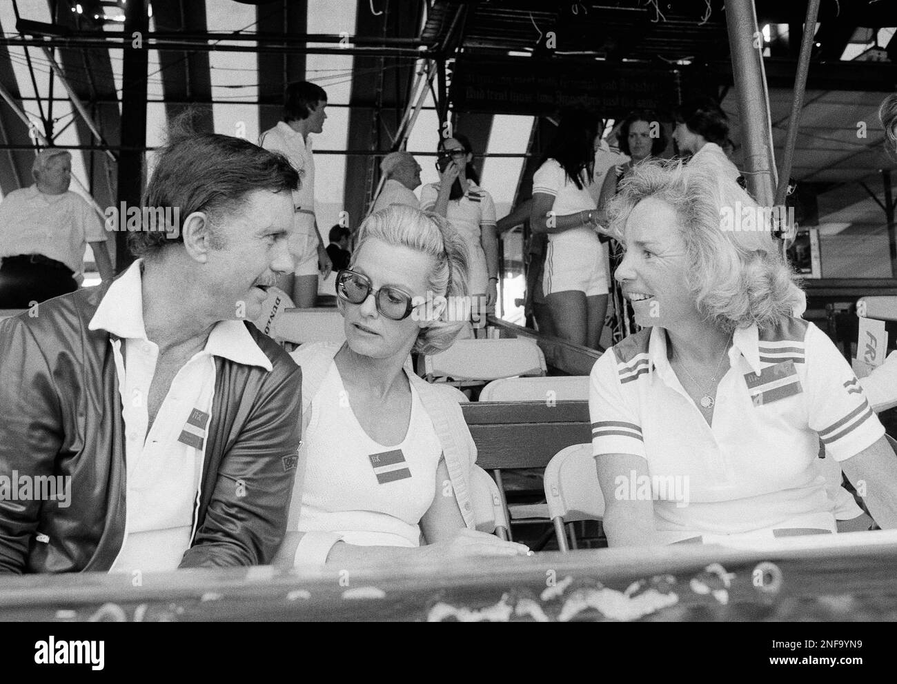 Actors Cliff Robertson and wife Dina Merrill, chat with Ethel Kennedy ...