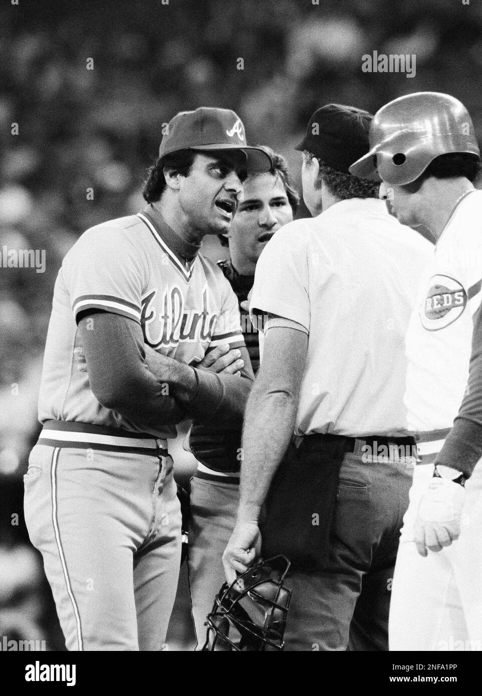 Atlanta Braves manager Joe Torre, left, voices his opinion over a call ...