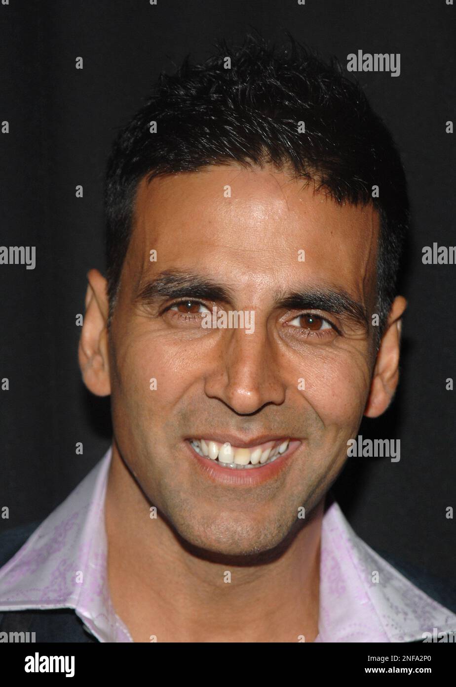 Actor Akshay Kumar attends the premiere of "Chandni Chowk To China" in ...