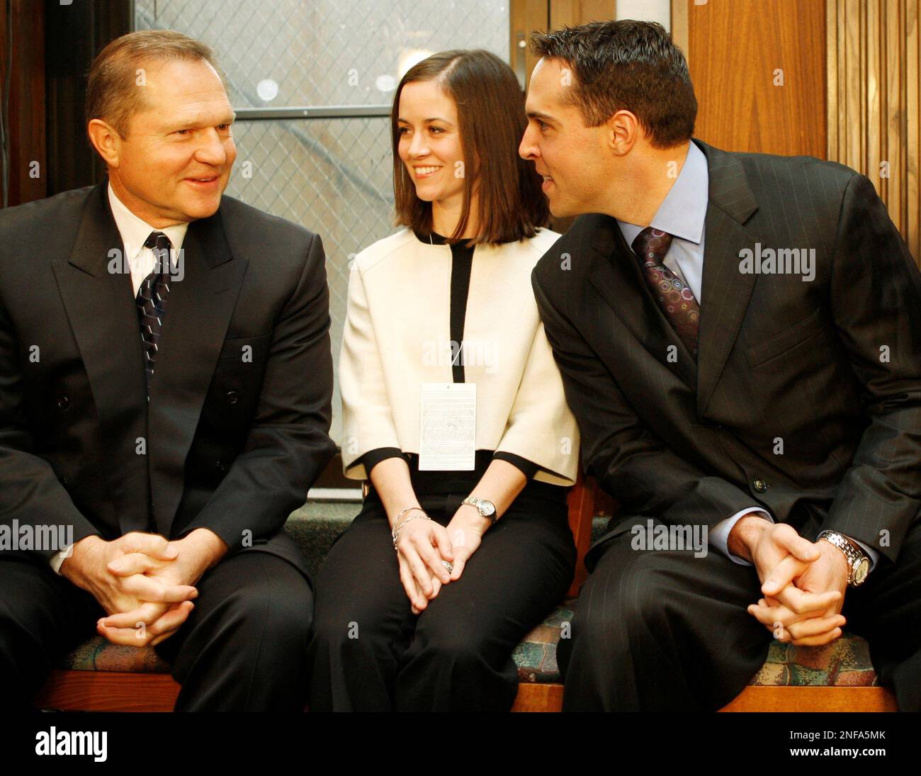 New York Yankees new first baseman Mark Teixeira, right, talks with ...