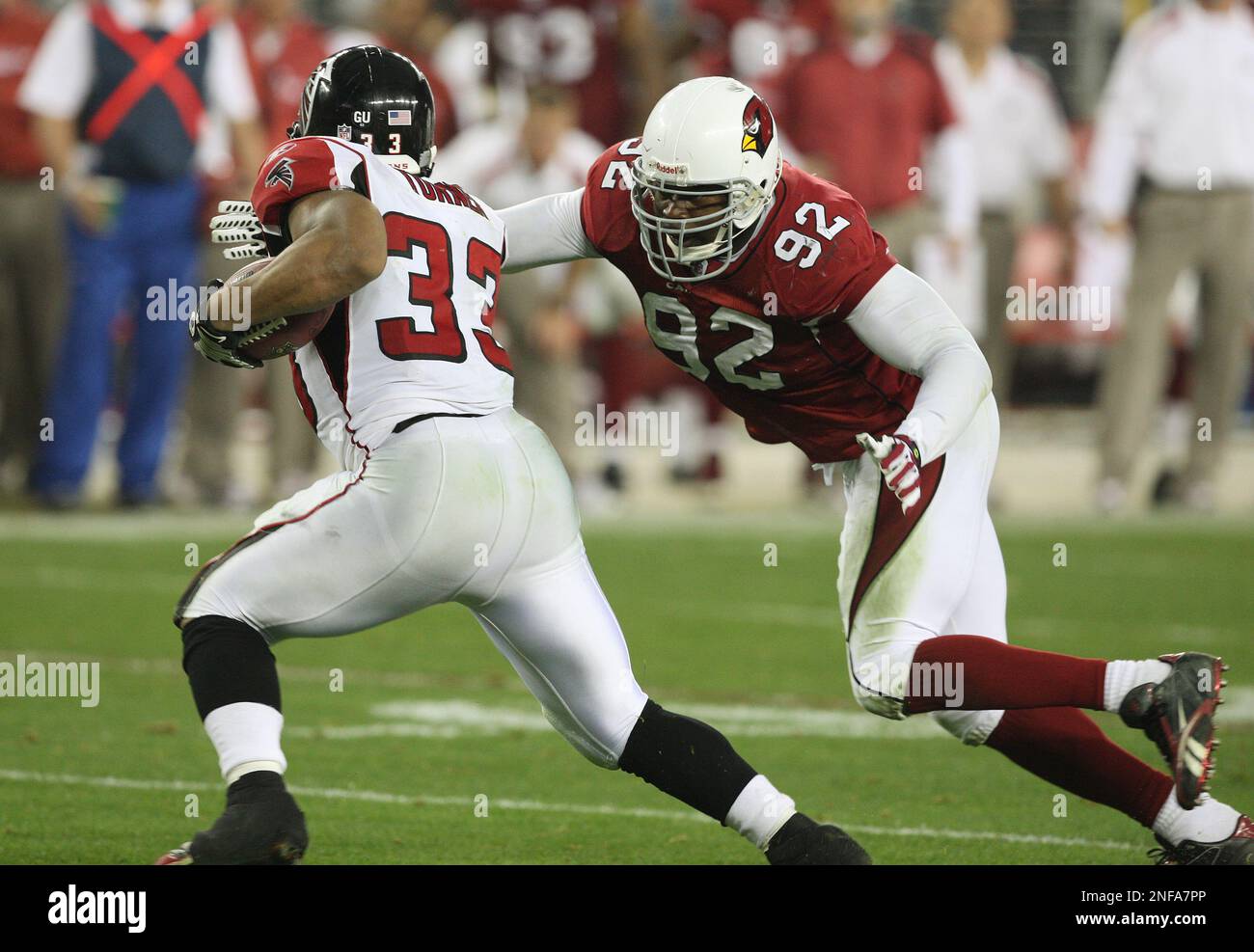 Arizona Cardinals defensive end Bertrand Berry (92) moves in to tackle ...