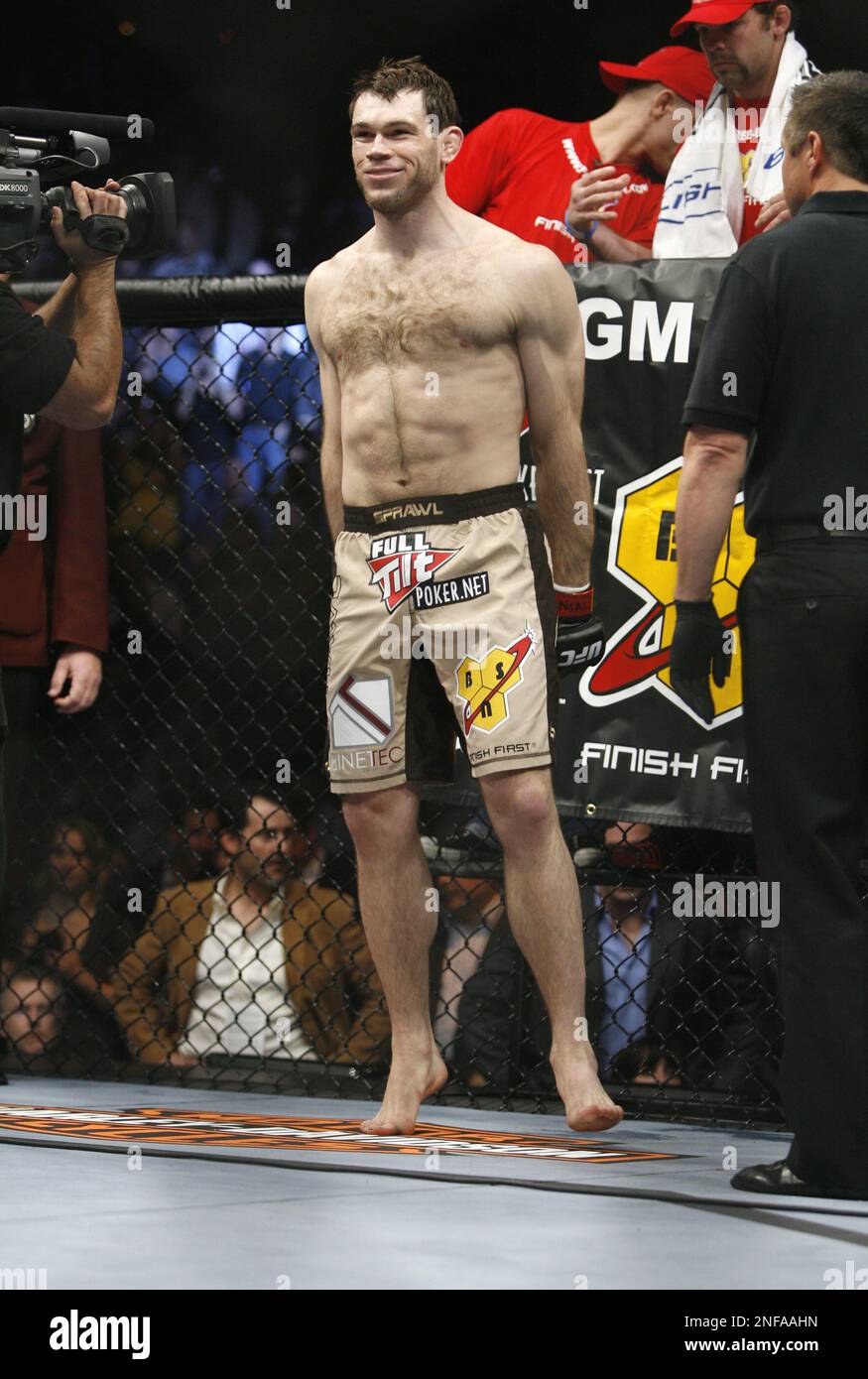 Forrest Griffin waits to fight Rashad Evans during their UFC light ...