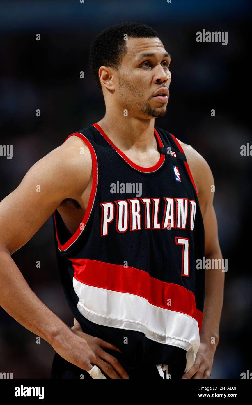 Portland Trail Blazers guard Brandon Roy waits for the tip off against ...