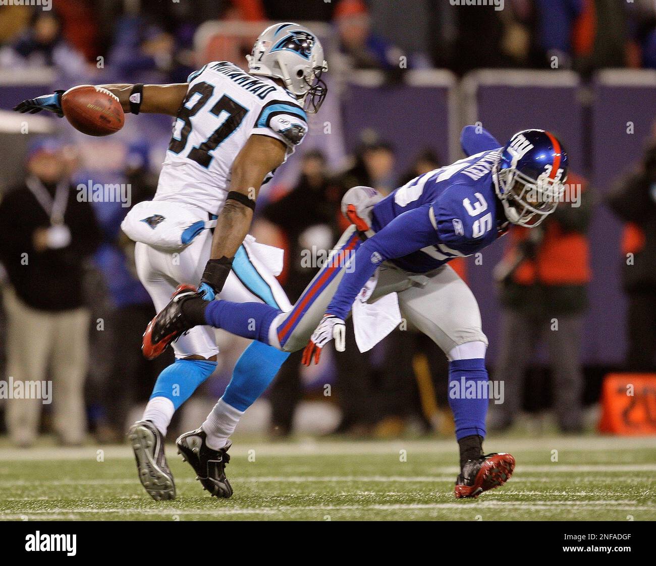 New York Giants cornerback Kevin Dockery breaks up a pass intended for ...