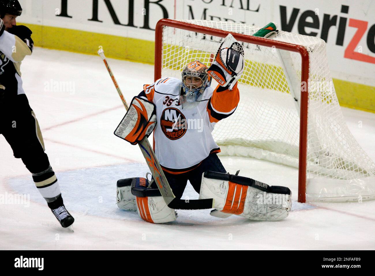 New York Islanders goalie Joey MacDonald (35) plays against the ...