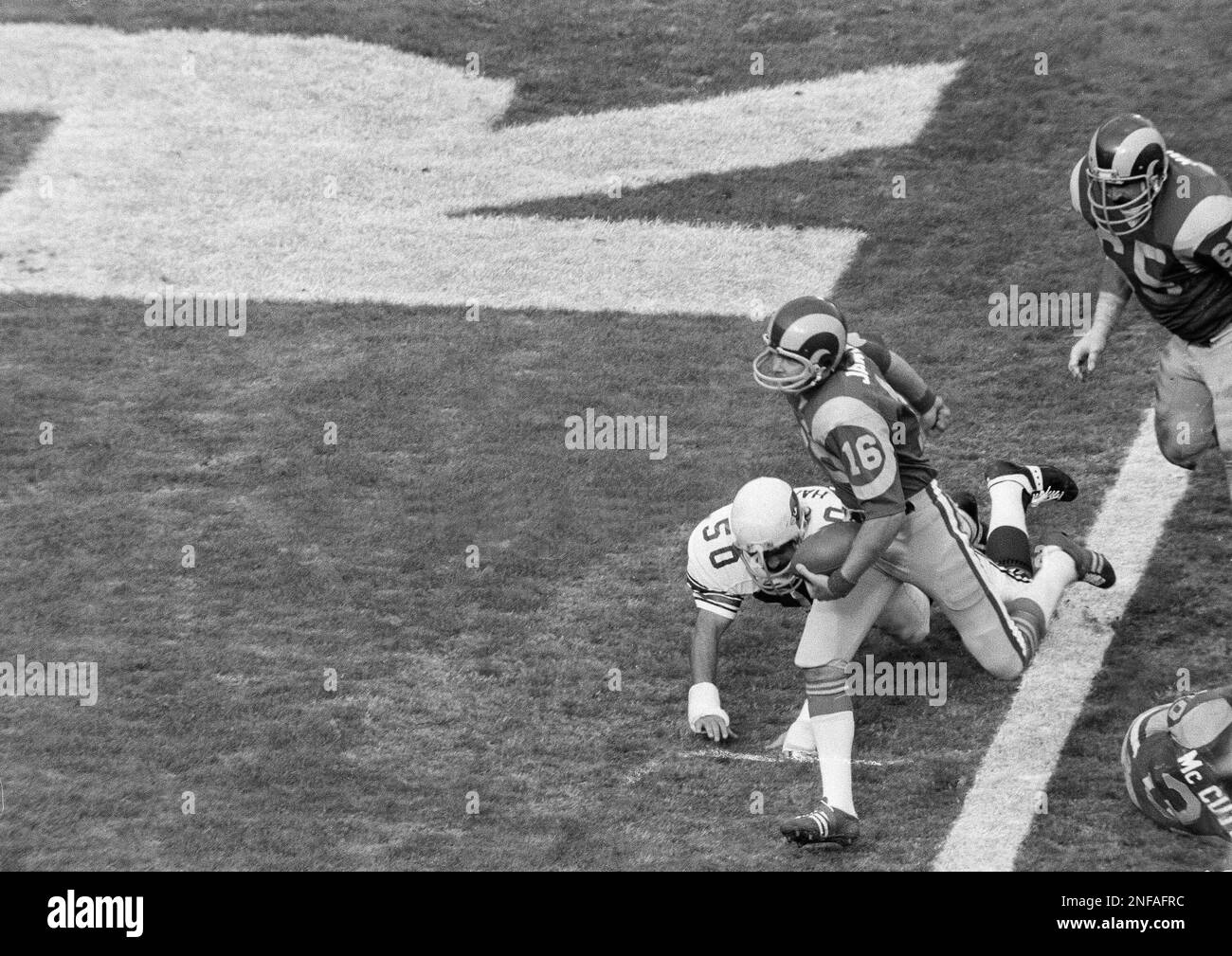 Los Angeles Rams quarterback Ron Jaworski steps into the end zone after ...