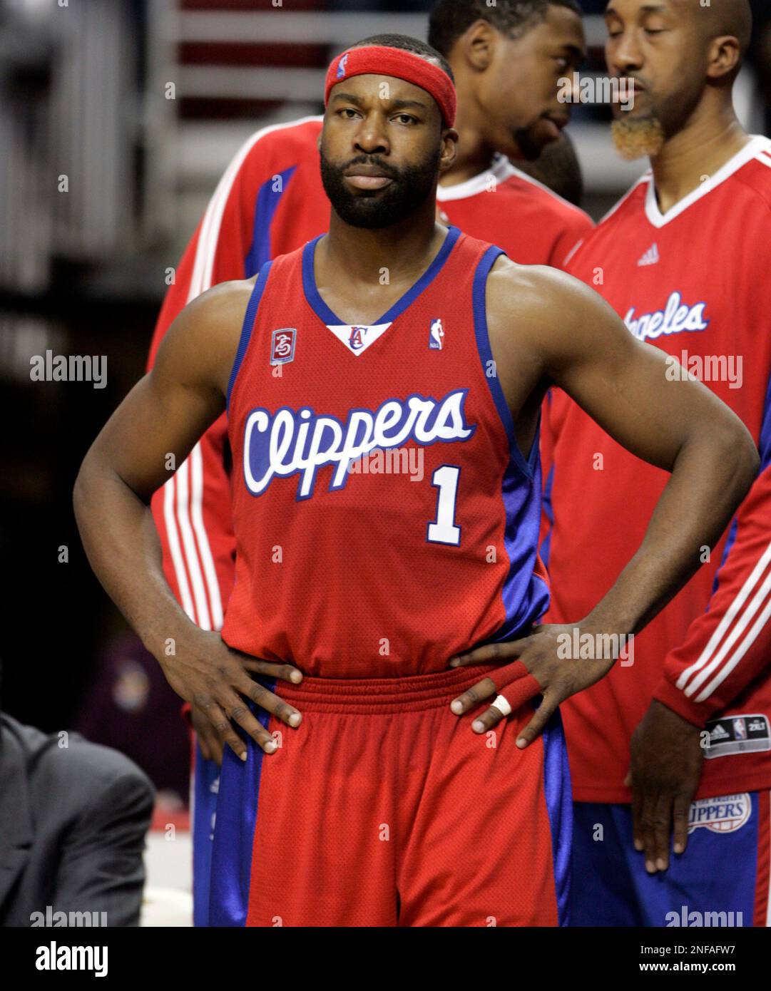 Los Angeles Clippers Baron Davis in an NBA basketball game Friday with ...