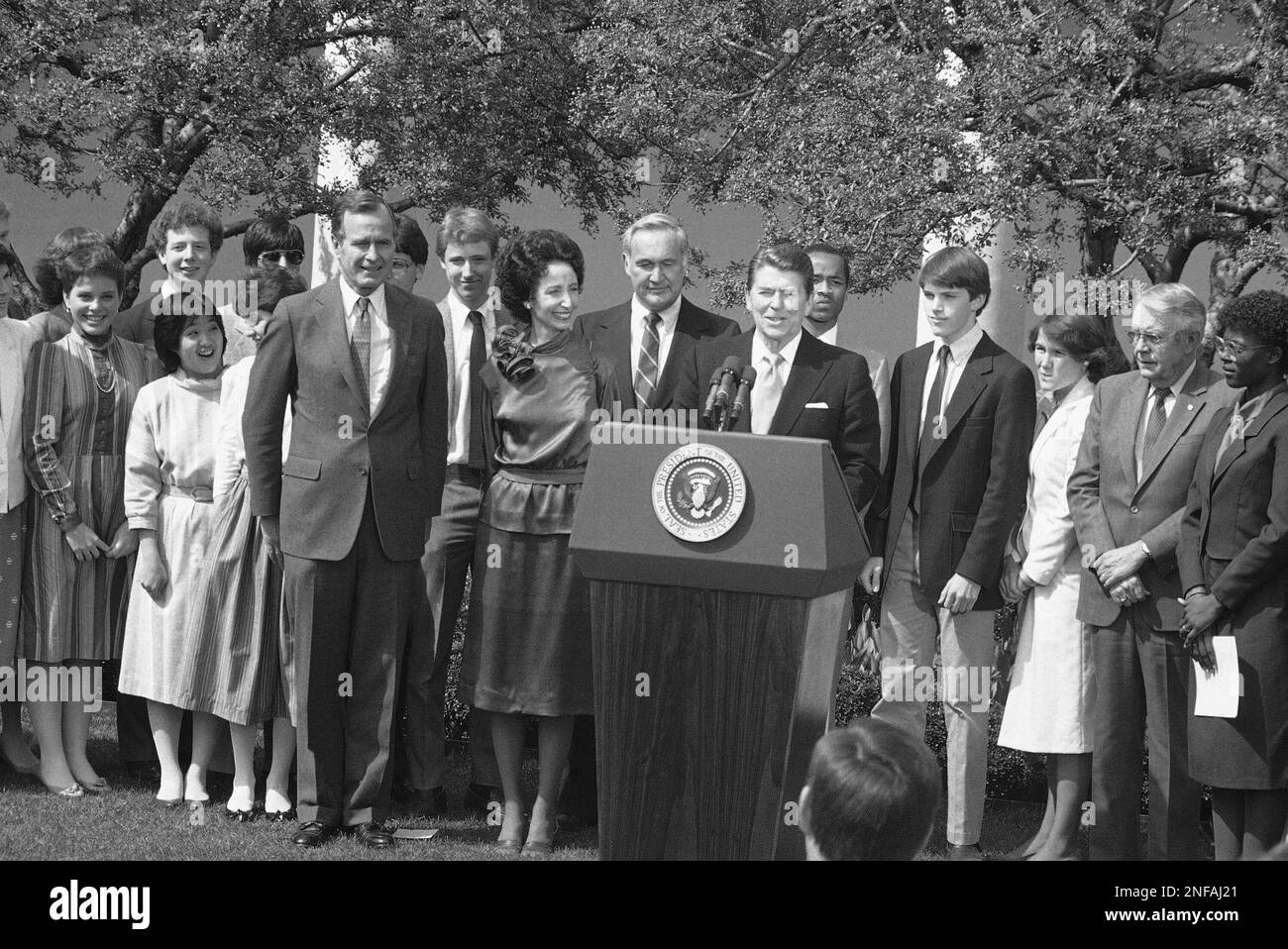 President Ronald Reagan honors the 1984 National Teacher of the Year ...