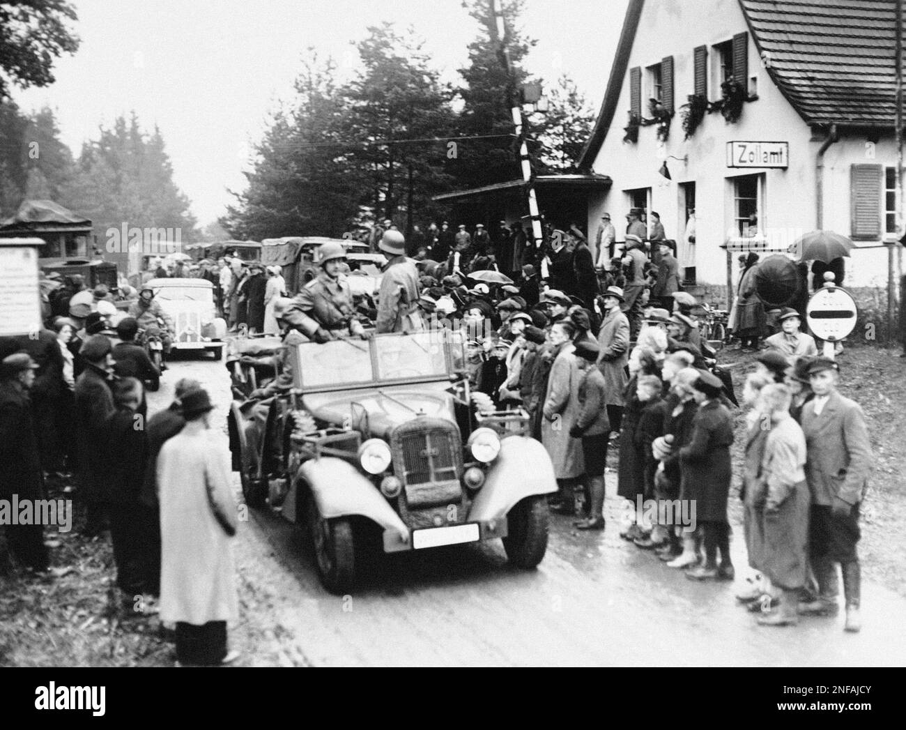 Troops of Nazi German Wehrmacht cross Czech border near Friedland, Oct ...