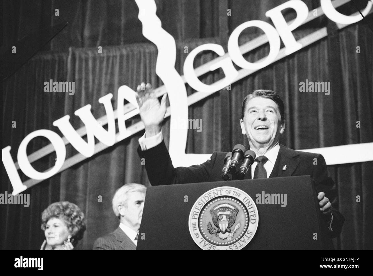 President Ronald Reagan addresses the GOP Caucus Kickoff in Des Moines ...