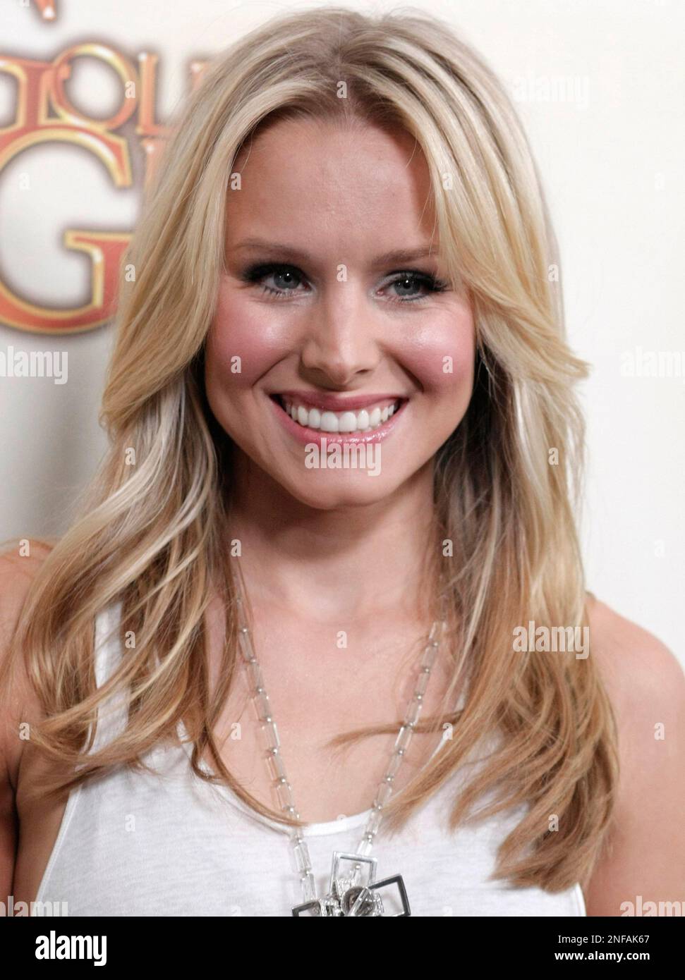 Actress Kristen Bell poses on the press line at the official Golden ...