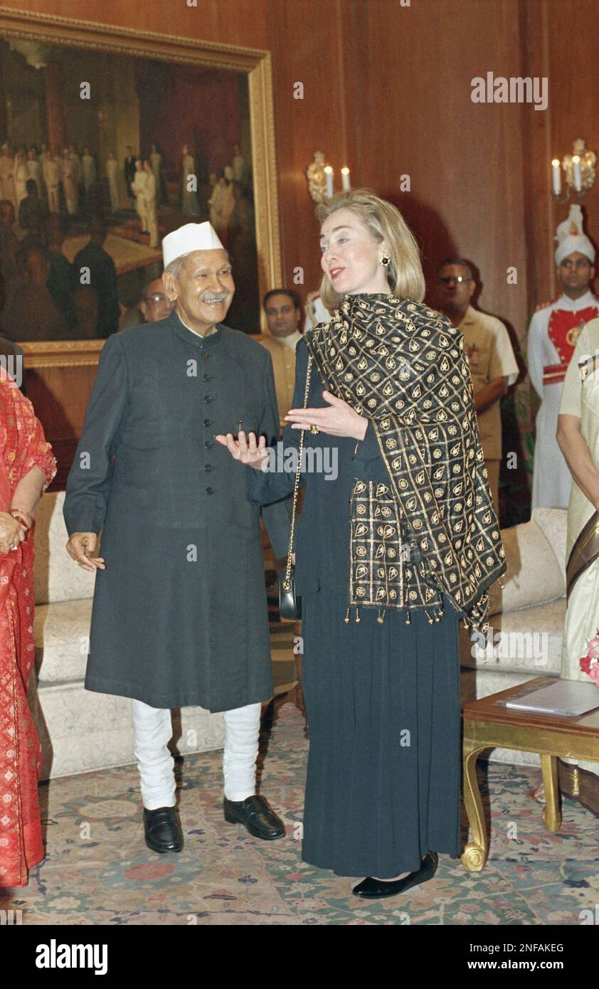 First lady Hillary Clinton meets the President of India, Shankar Dayal ...