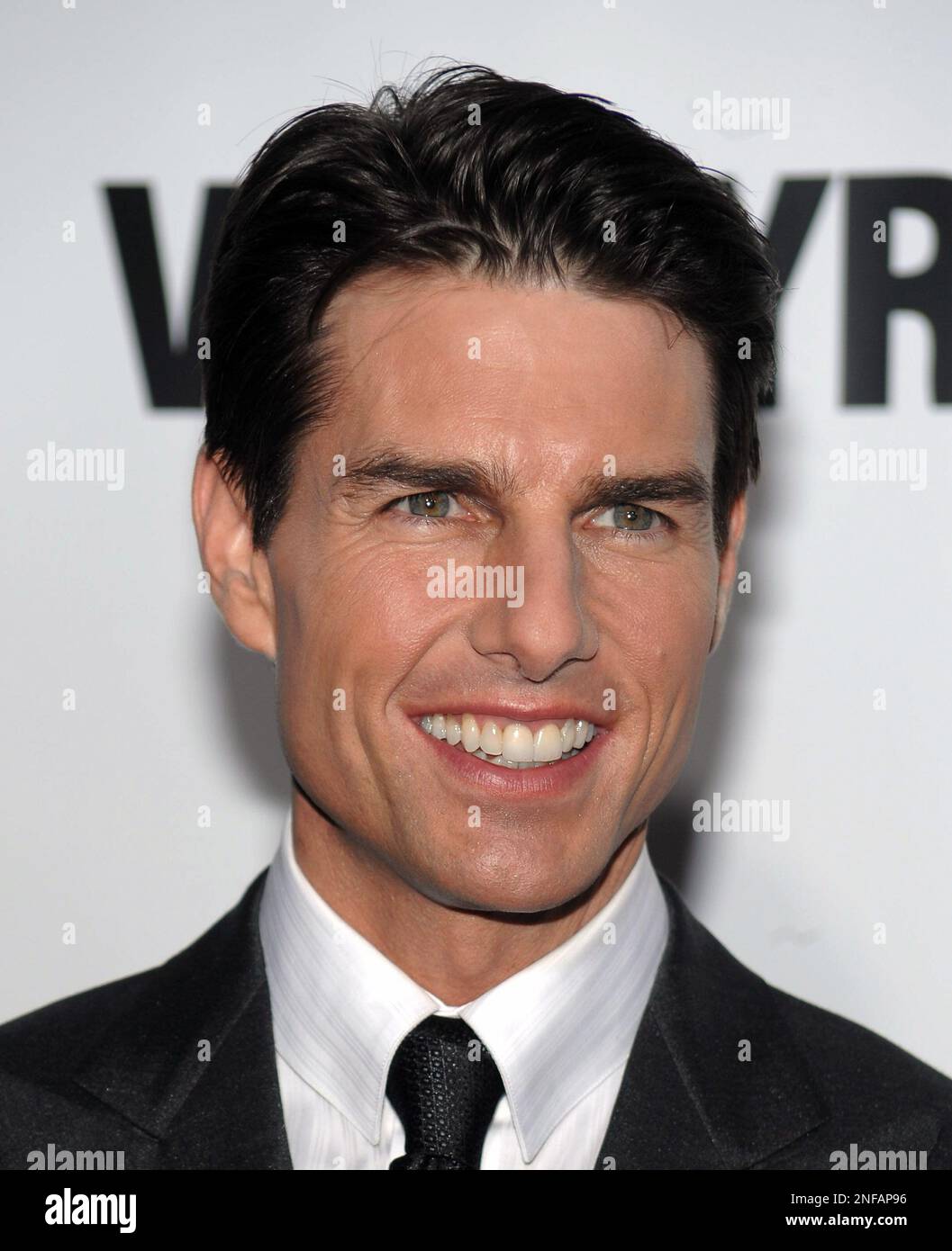 Tom Cruise Teeth Off Center