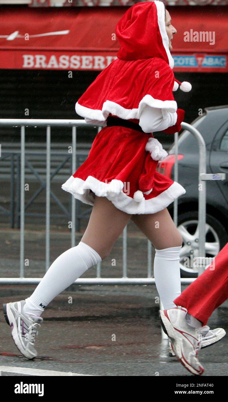 Runner dressed as Santa Claus takes part of the "Christmas Corrida Race ...