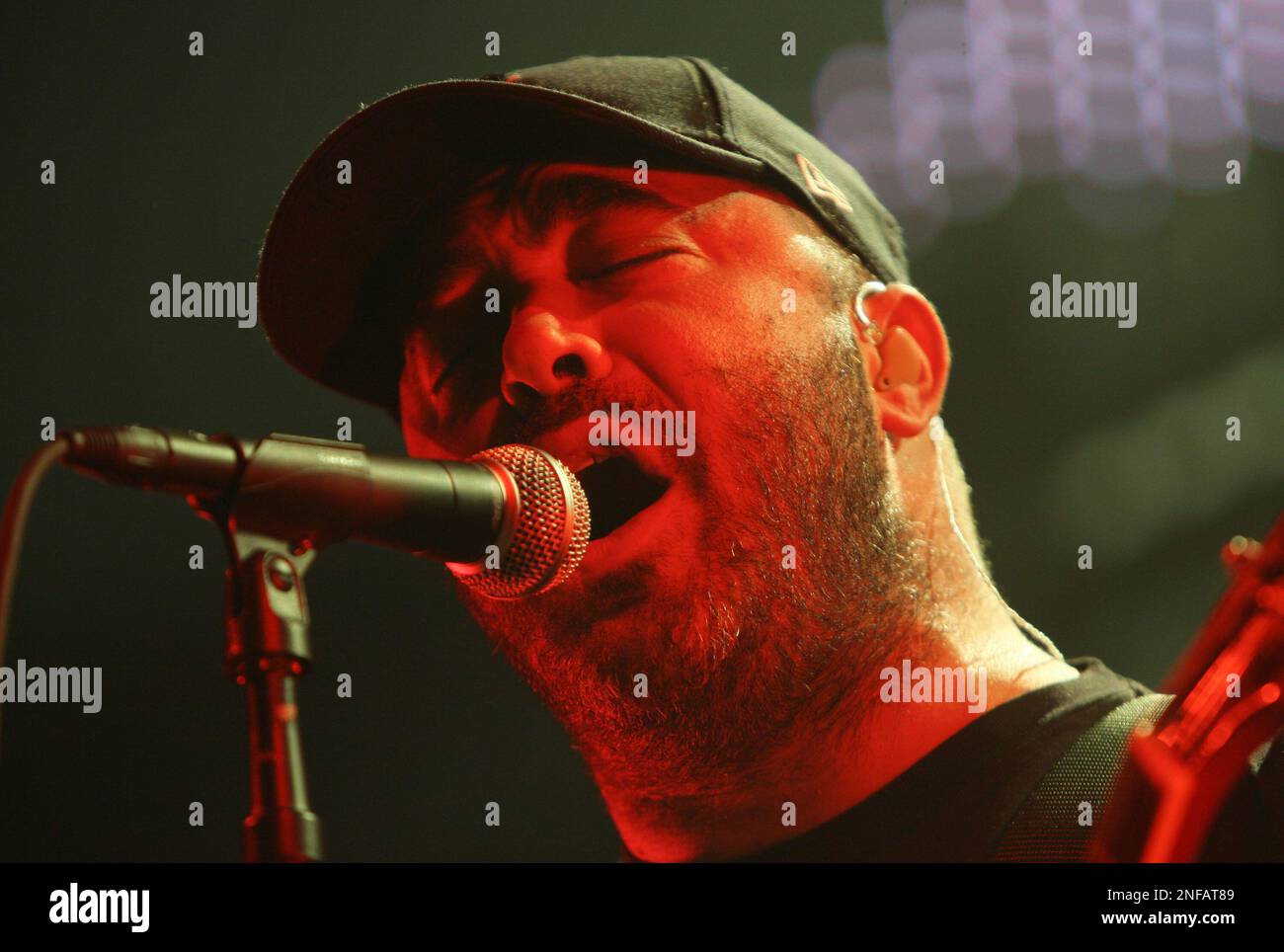 Singer Aaron Lewis of Staind performs at the KROQ Almost Acoustic ...