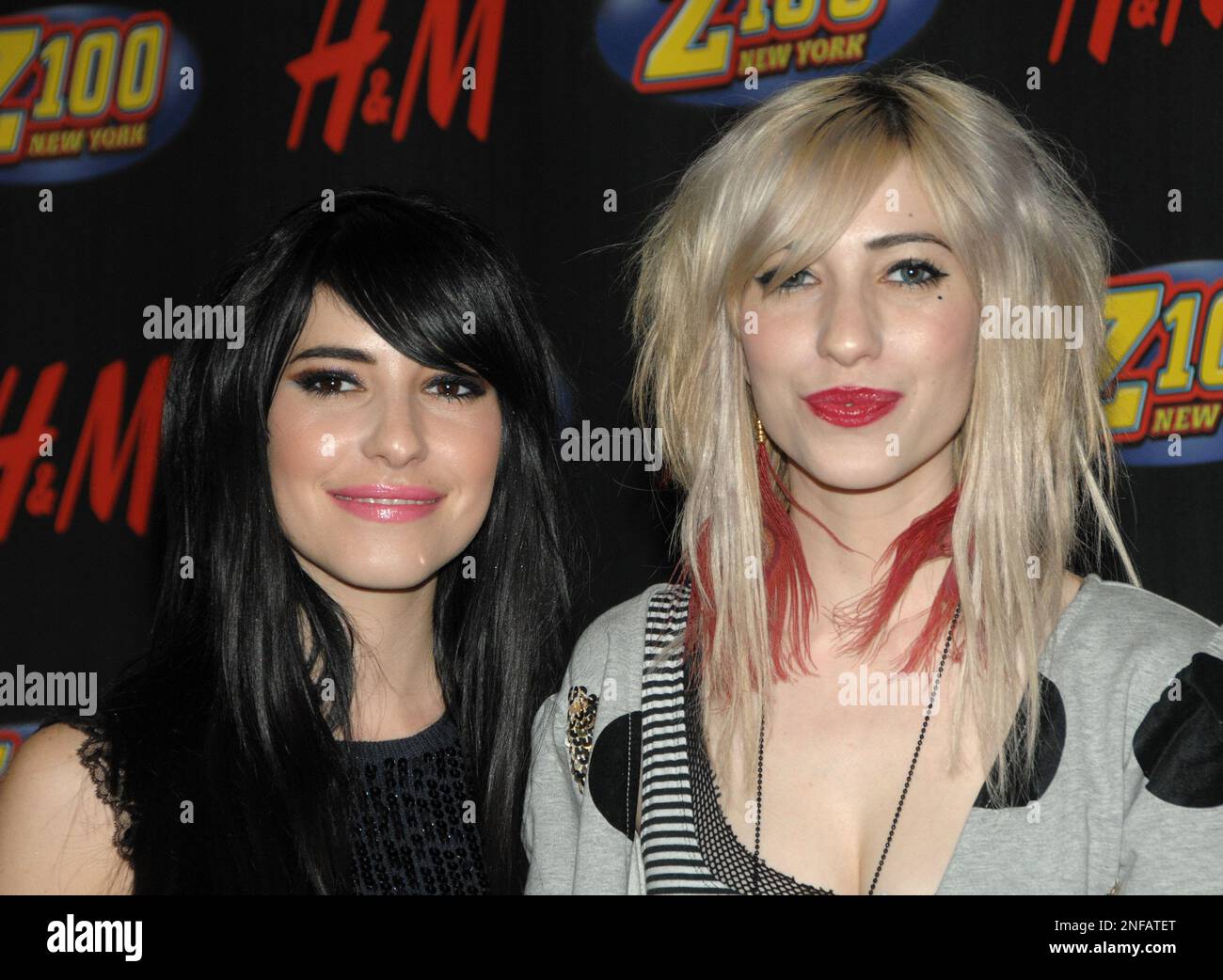 Musicians Lisa Origliasso, left, and Jessica Origliasso of The ...