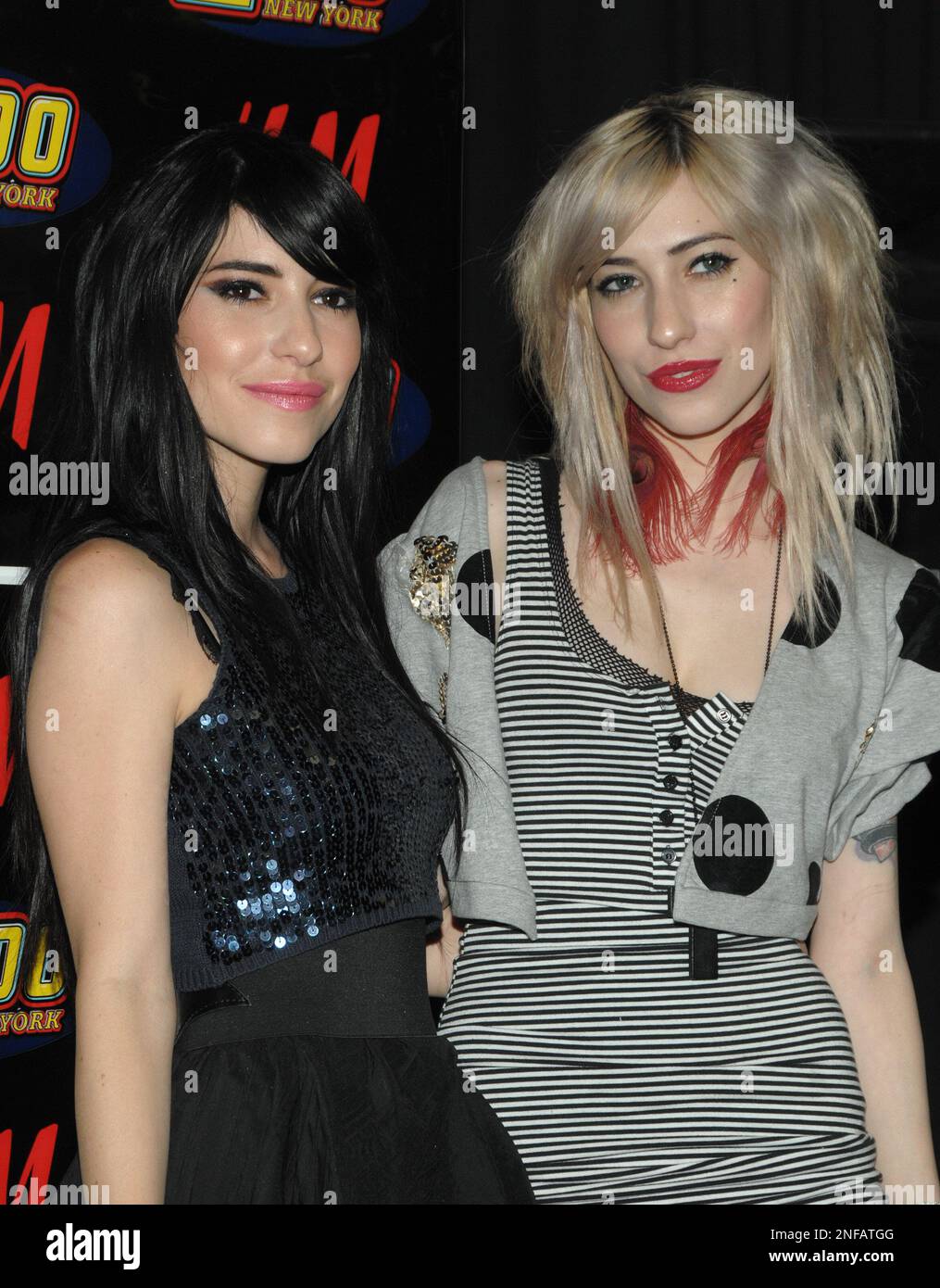 Musicians Lisa Origliasso, left, and Jessica Origliasso of The ...