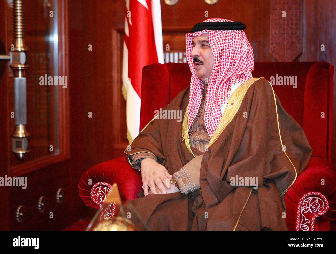 King Hamad bin Isa Al Khalifa of Bahrain talks with U.S. Defense ...