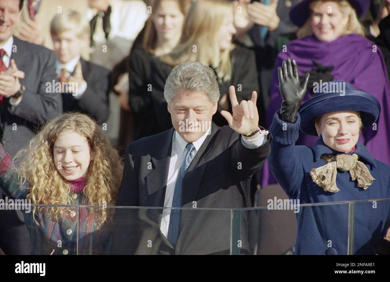 President Bill Clinton with daughter Chelsea, left, and first lady ...