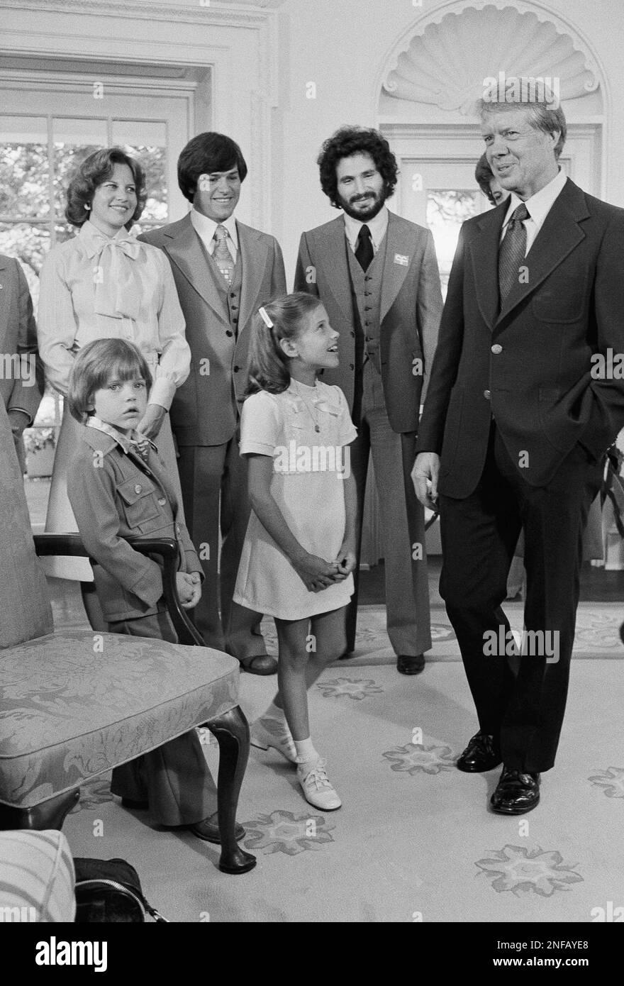 President Jimmy Carter, right, meets Cystic Fibrosis Foundation poster ...