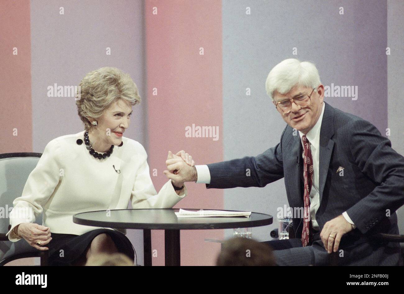 Talk show host Phil Donahue prepares to take his leave from former ...