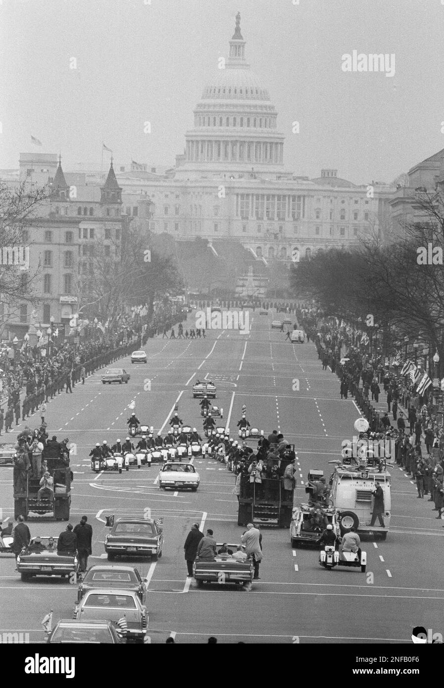 The motorcade carrying President-elect Nixon and President Johnson to ...