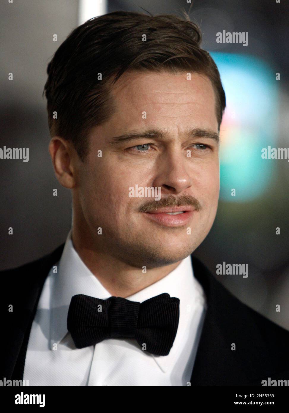 Brad Pitt arrives at the premiere of "The Curious Case of Benjamin ...