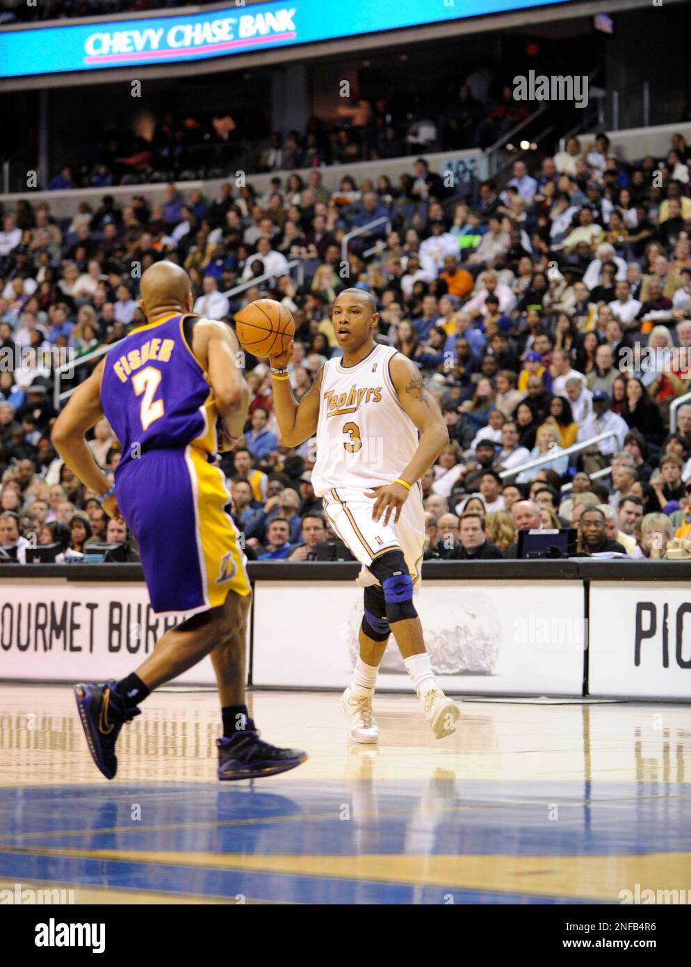 Washington Wizards' Caron Butler (3) dribbles against Los Angeles ...