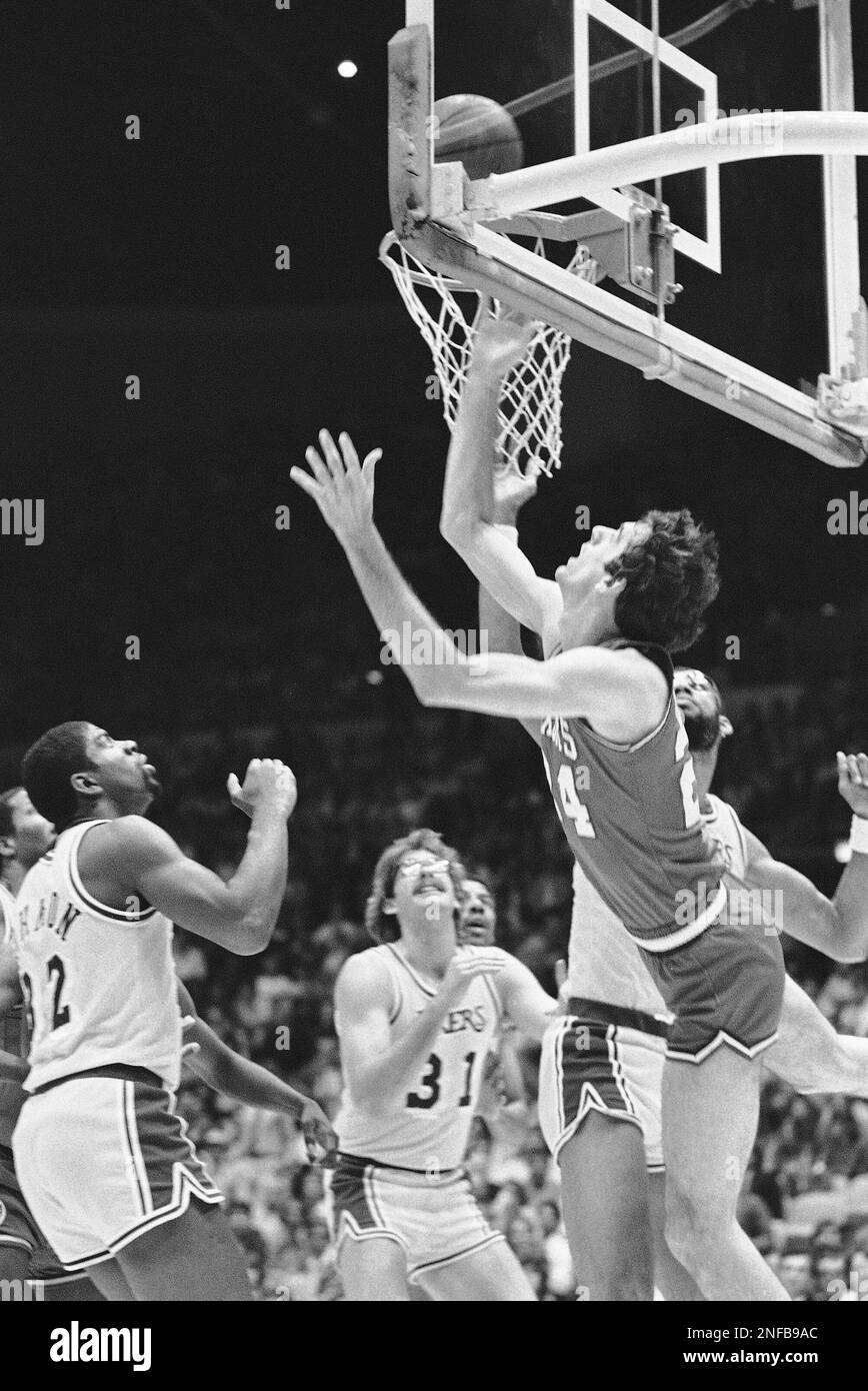 Magic Johnson Layup