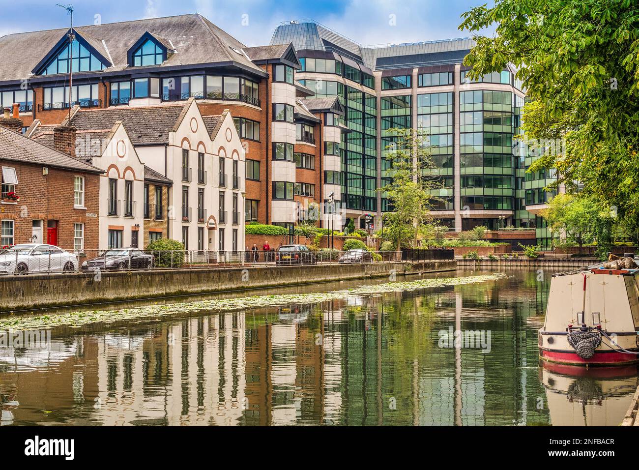 Kennet and Avon Canal Central reading Berkshire UK Stock Photo - Alamy
