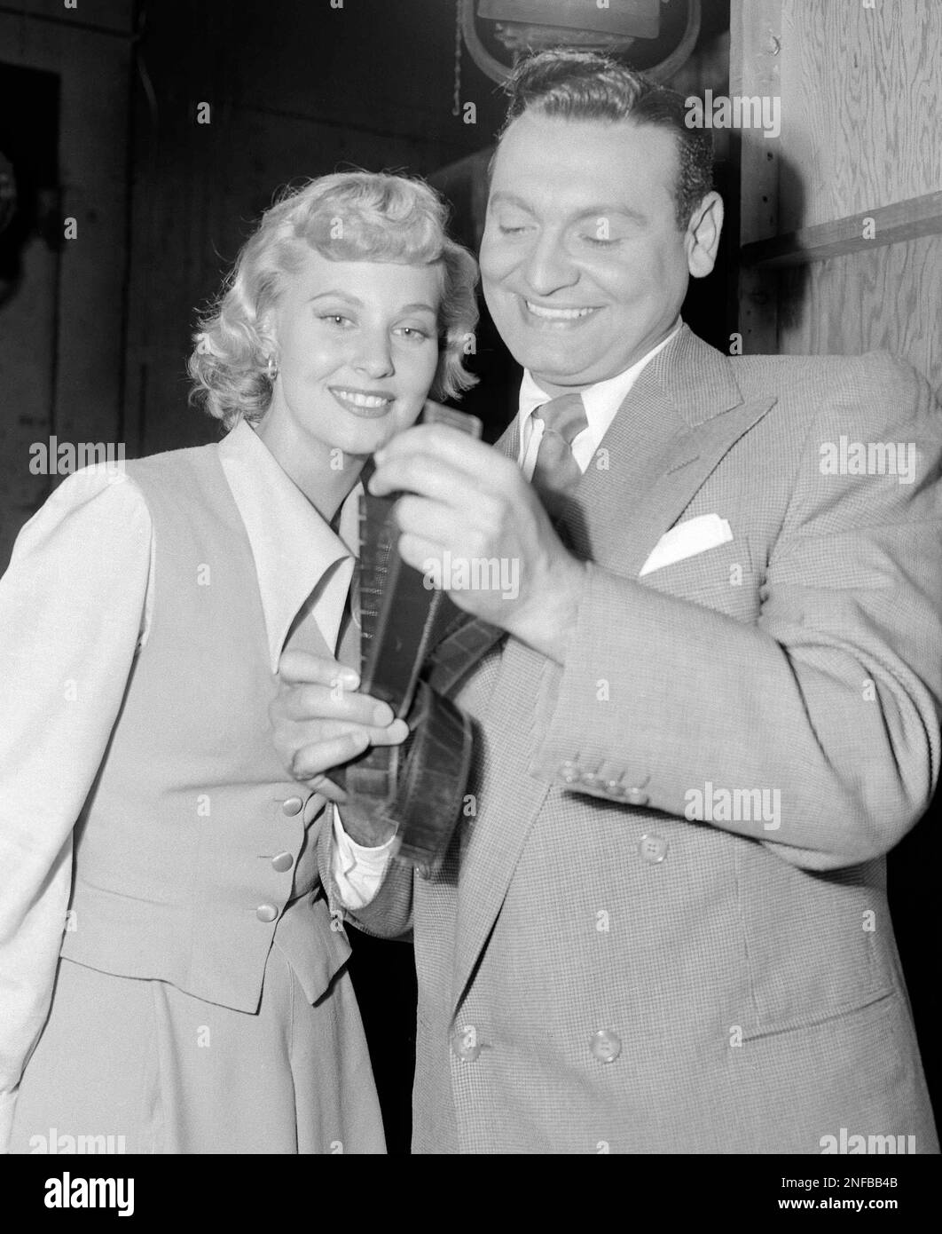 Lola Albright and Frankie Laine, singer turned screen actor for "When ...